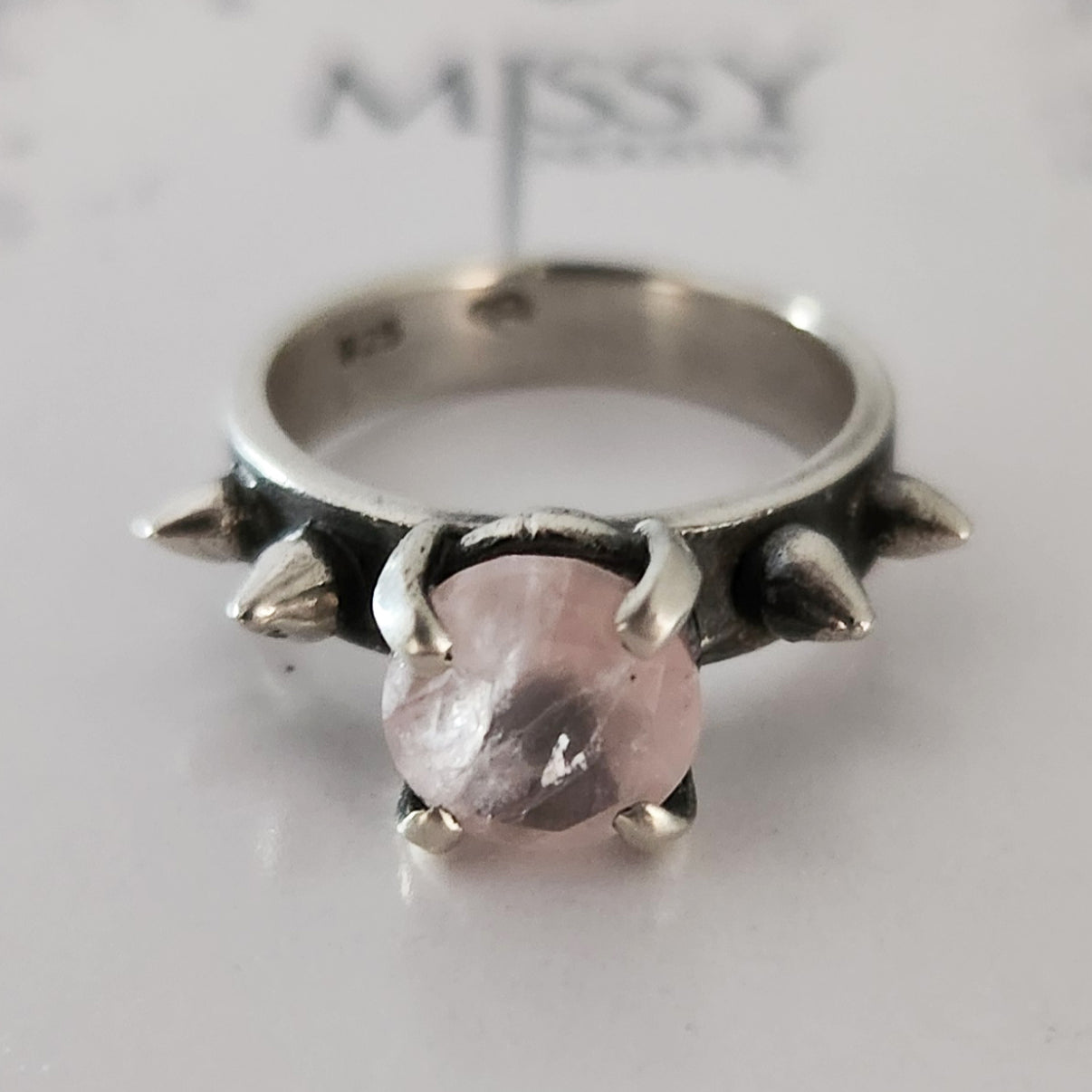 HURT ring with rose quartz – Missy Industry